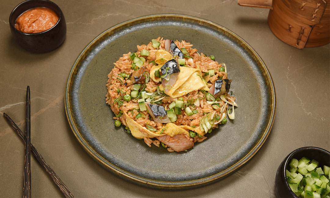 Τηγανητό ρύζι με καπνιστό σκουμπρί και κόκκινο κάρυ | Πάνος Ιωαννίδης